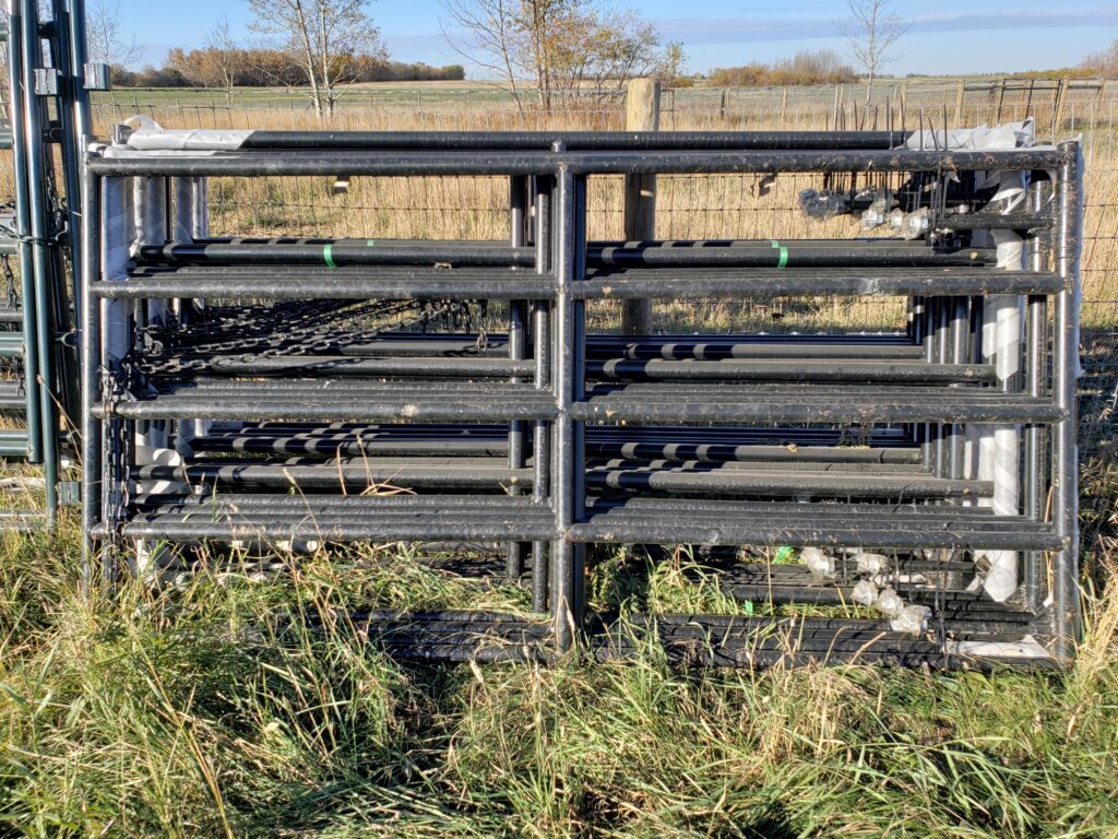 8′ Pipe Gate – Rivers Edge Ranch