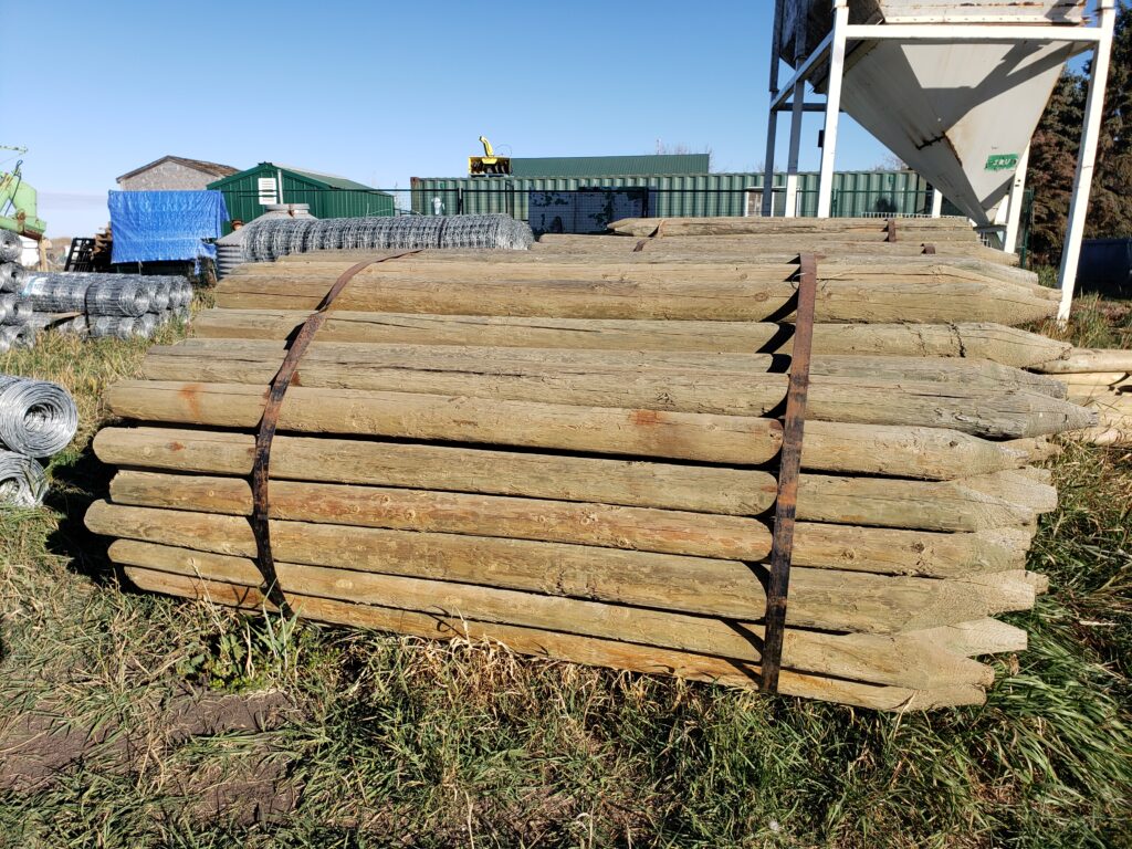 Fence Posts – Rivers Edge Ranch